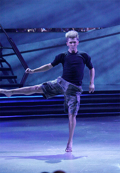 travis wall dancing