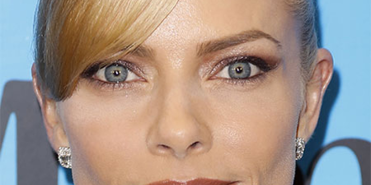 Jaime Pressly Face Smile Jaime Pressly Finally Has Something To Smile