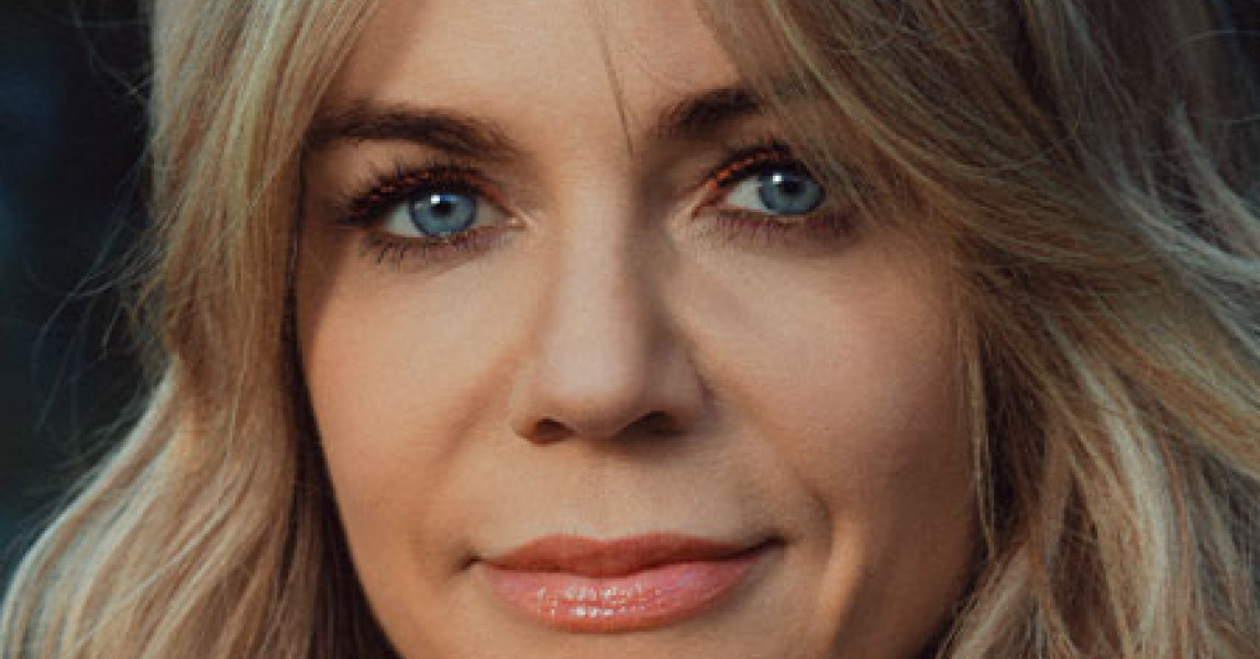 Actress Kaitlin Olson 60 Photos - Moonagedaydream.film