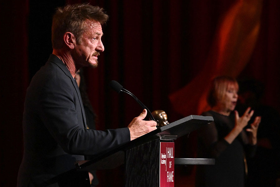 Sean Penn accepts the Bob Hope Humanitarian Award on November 16, 2022 ...