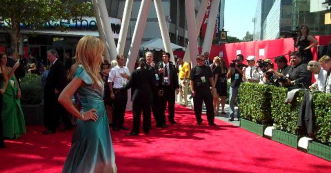 61st Flip Cam : Brian Seth Hurst Shows Red Carpet Photogs | Television ...