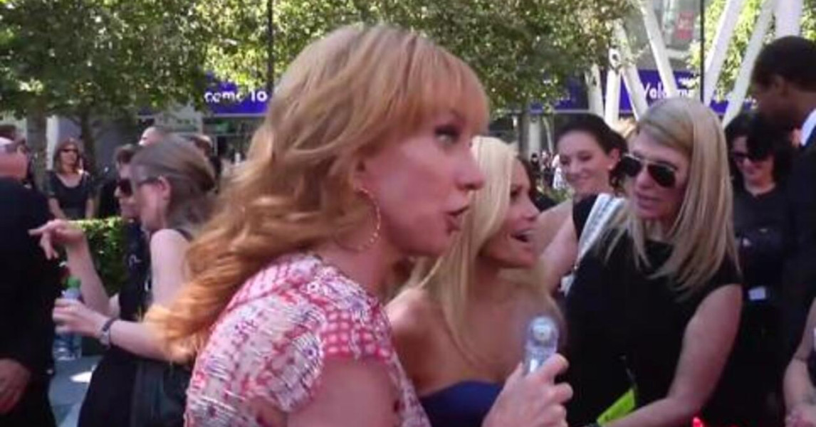 Kathy Griffin, Lily Tomlin, Kristin Chenoweth : Creative Arts Emmys Red ...